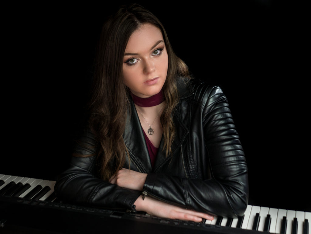 Discover Singer/Songwriter Mikalyn Hay - Indie Music Women
